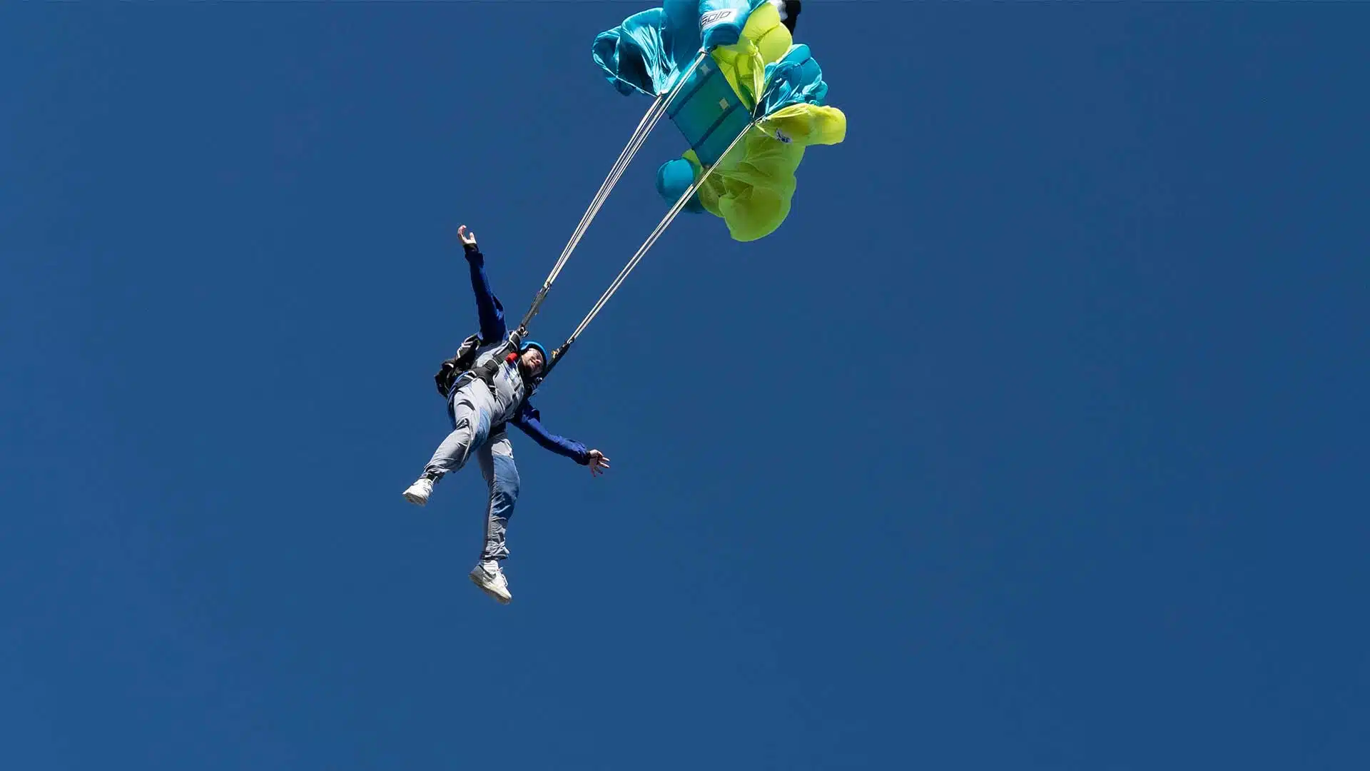 Séquence d'ouverture du parachute - Molécul-air stage de parachutisme ...